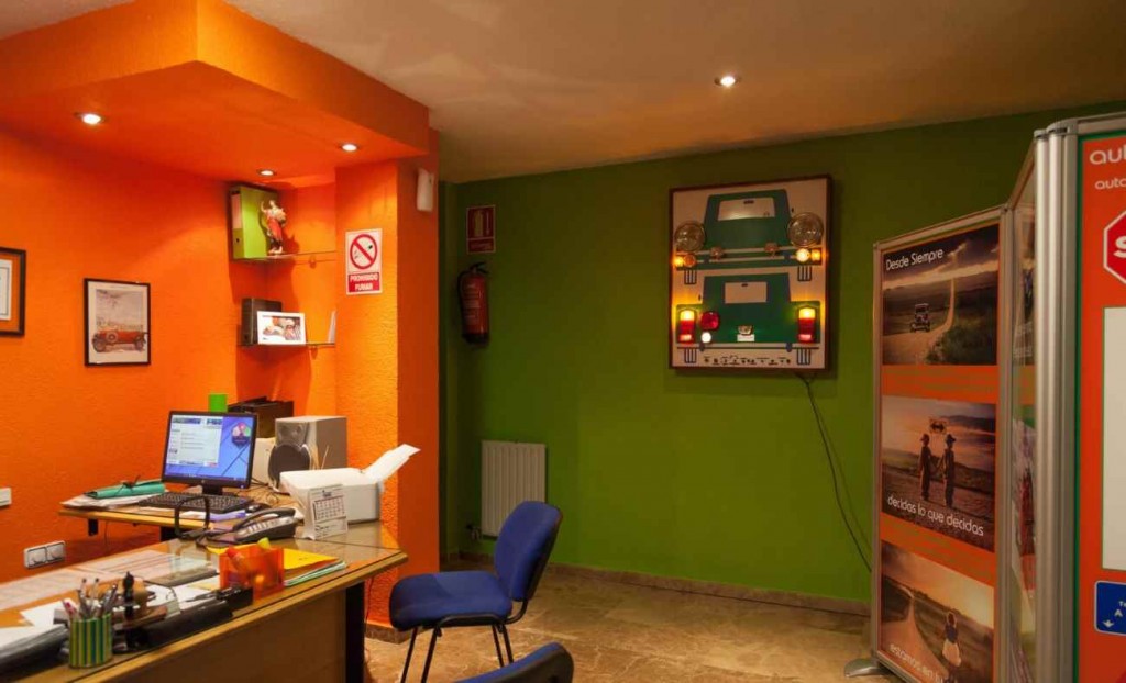 Autoescuela de Manejo. Autos, Motos, Clases y Cursos.